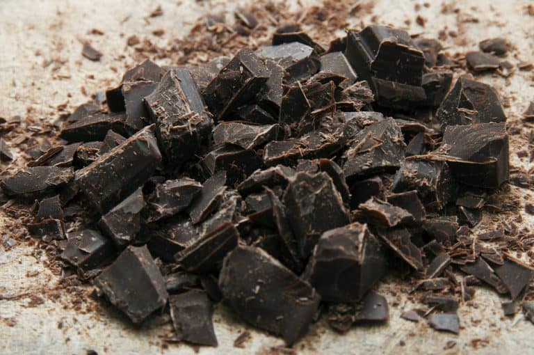 How To Choose Dark Chocolate and Its Awesome Benefits